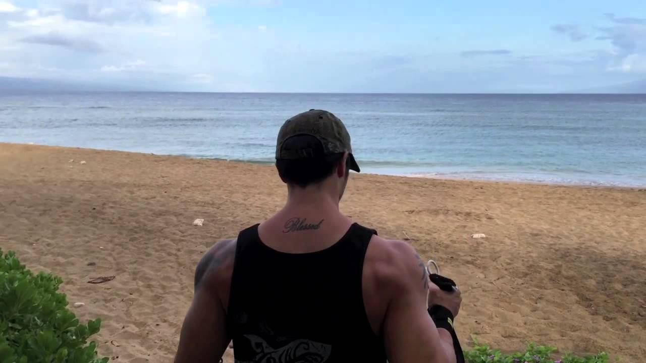 Muscles in Maui starring Andrew Narciso - YouTube