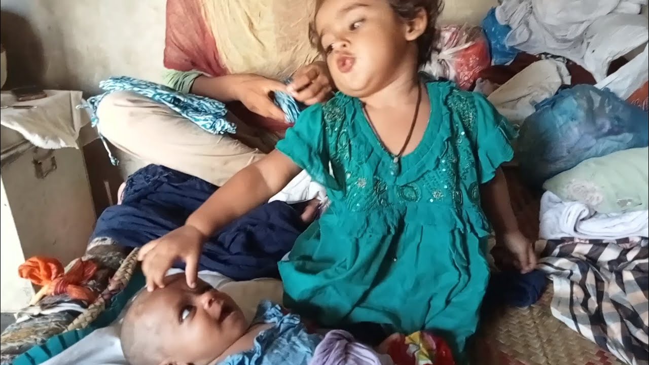 Aisha ko kiss karne do | hamna and Aisha baby | pak village family ...