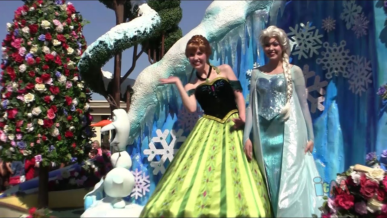 Frozen float w/ coronation dress Anna, Elsa, Olaf in Festival of ...