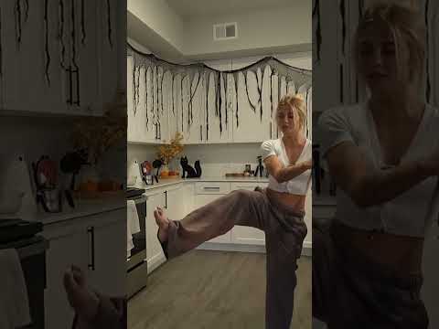 #kattpaccino on #Twitch | Barefoot Kat finally