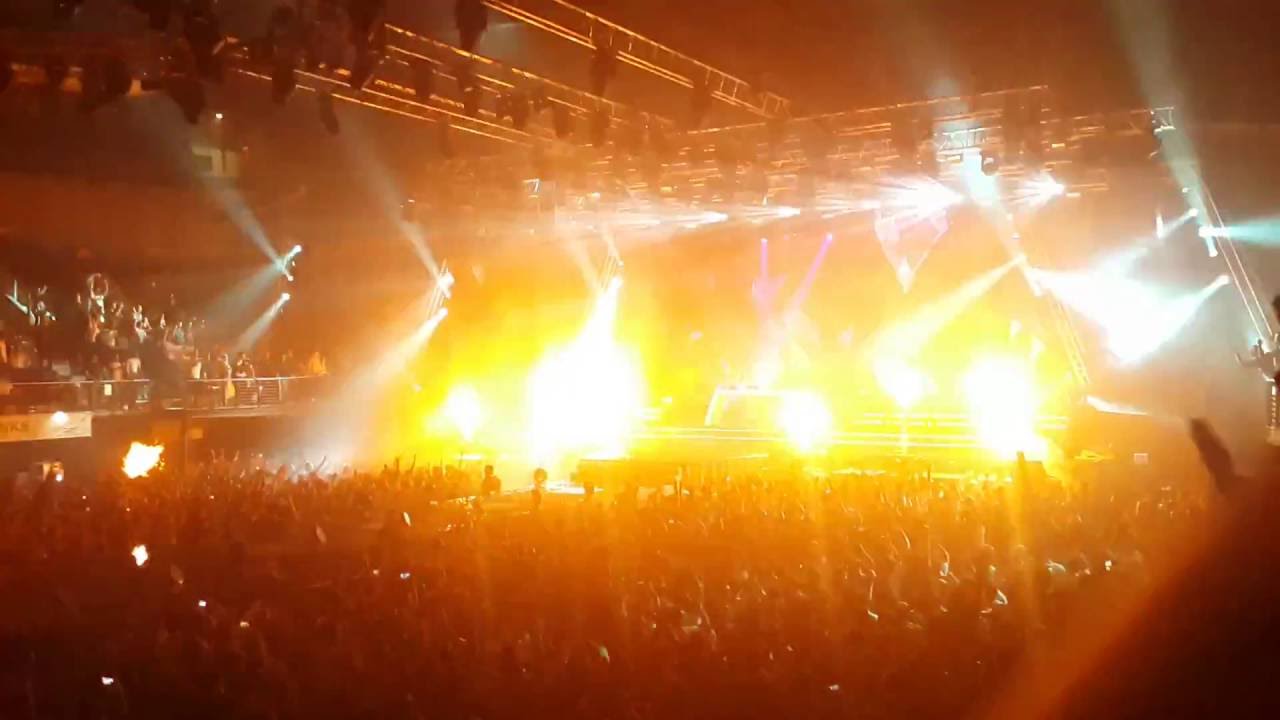 Armin Van Buuren İstanbul ORA ARENA 30.09.2016 - YouTube