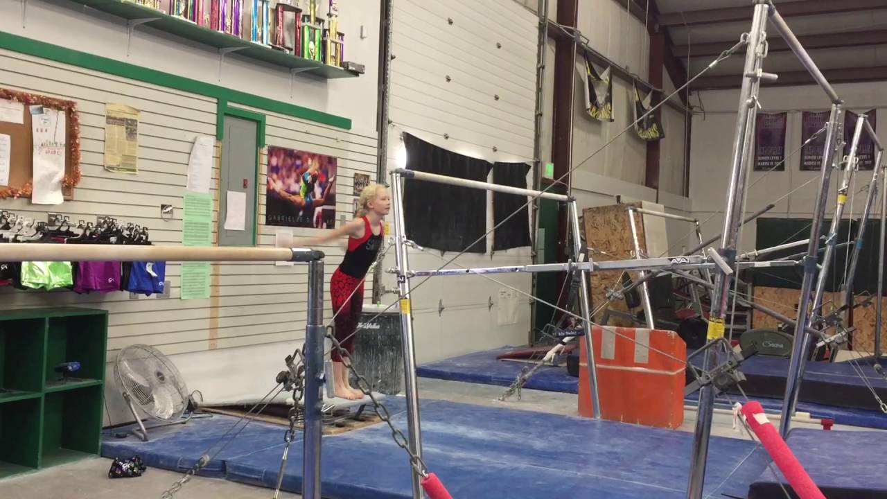 Straddle glide swing - YouTube