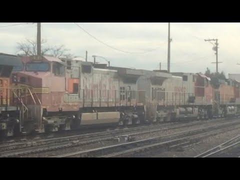 BNSF 7378 Leads a Q Train With ATSF 691 & BNSF 731 at bandini - YouTube