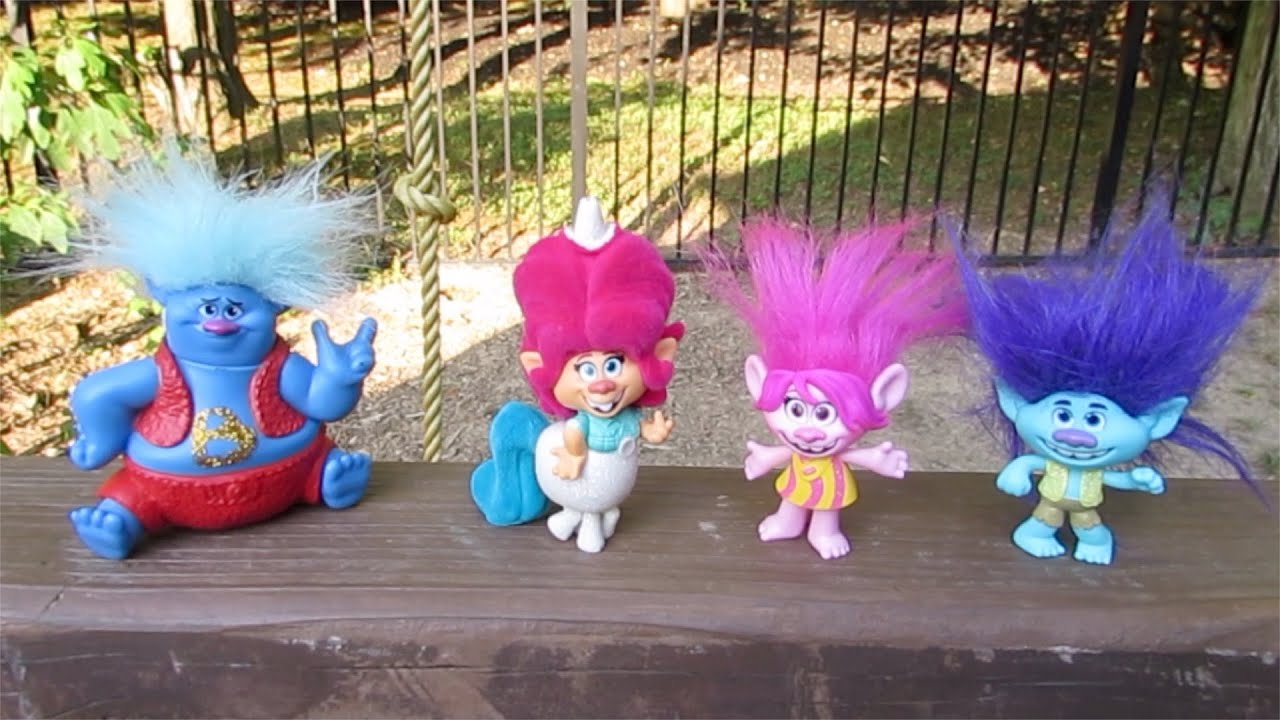 Minnie Mouse and Trolls Play Date at the Playground - YouTube