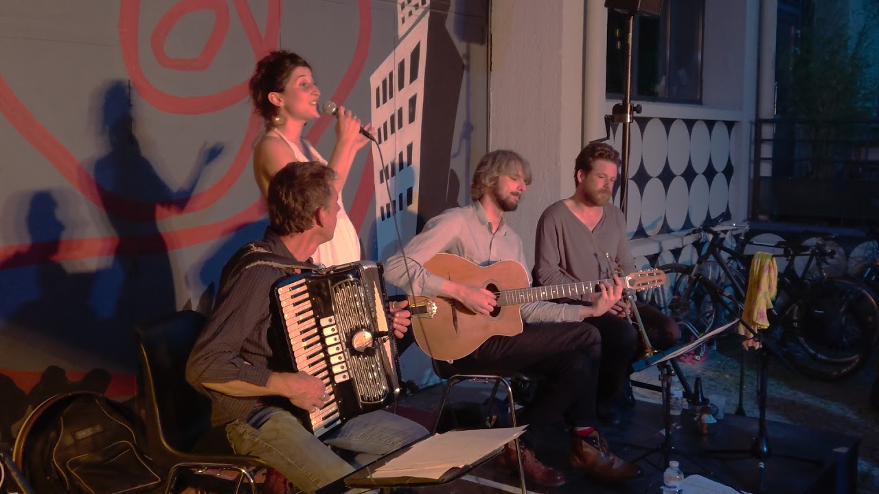 La lochante - la Java du caniveau - - YouTube