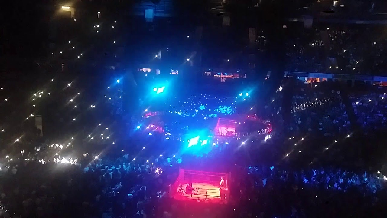 Jake paul v Deji Entrance at the Manchester arena - YouTube