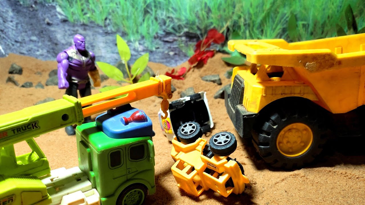 Mini Toy Car Accident Humanity Help By Crane Truck @CreativeRkc - YouTube