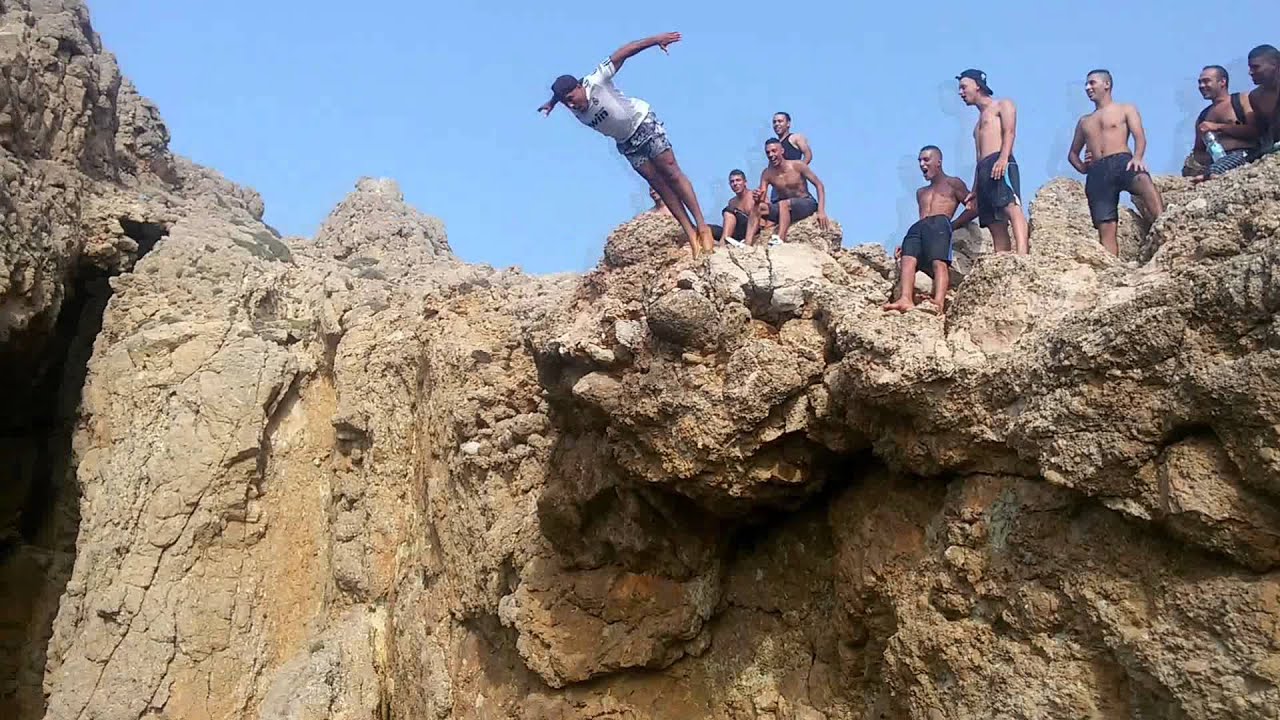 saut incroyable ténes sidi merouane - YouTube
