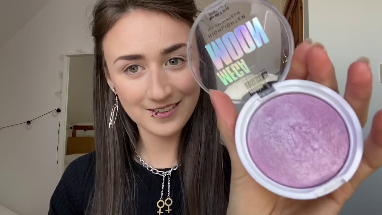 Makeup Obsession Mega Moon Highlighter Review - YouTube
