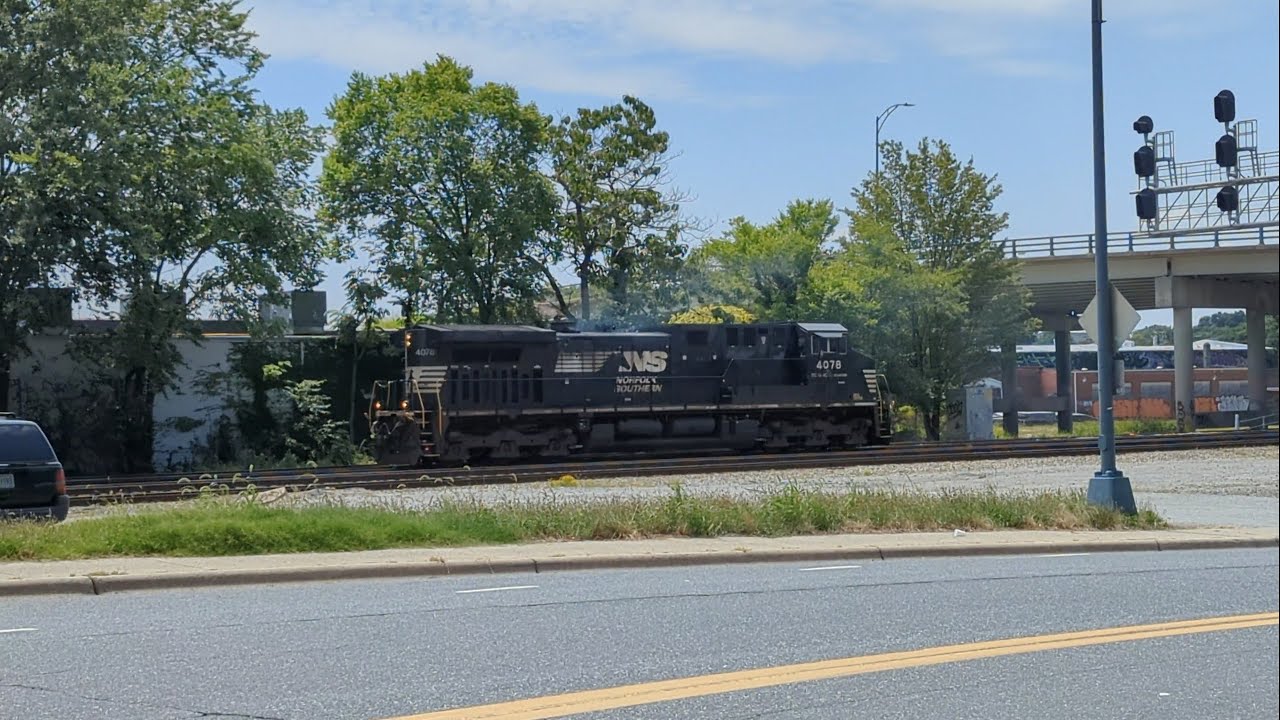 Loudly chugging locomotive NS 4078 rolls solo through Greensboro. (2022 ...