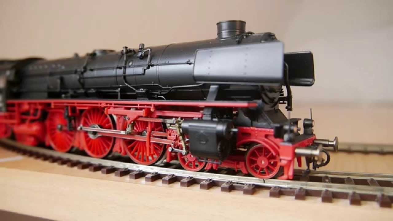 Roco BR 01.10 mit Sound - YouTube