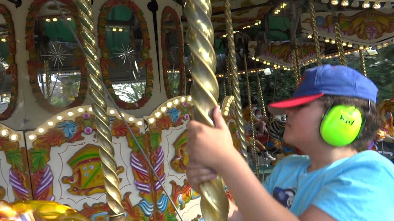 Robin Carousel - YouTube