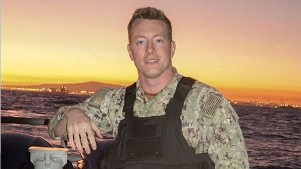 A Day in the Life of an Enlisted US Navy Sailor - YouTube