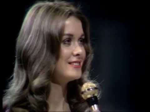 Miss World 1974 - Helen Morgan (United Kingdom) 🥇 Own That Crown