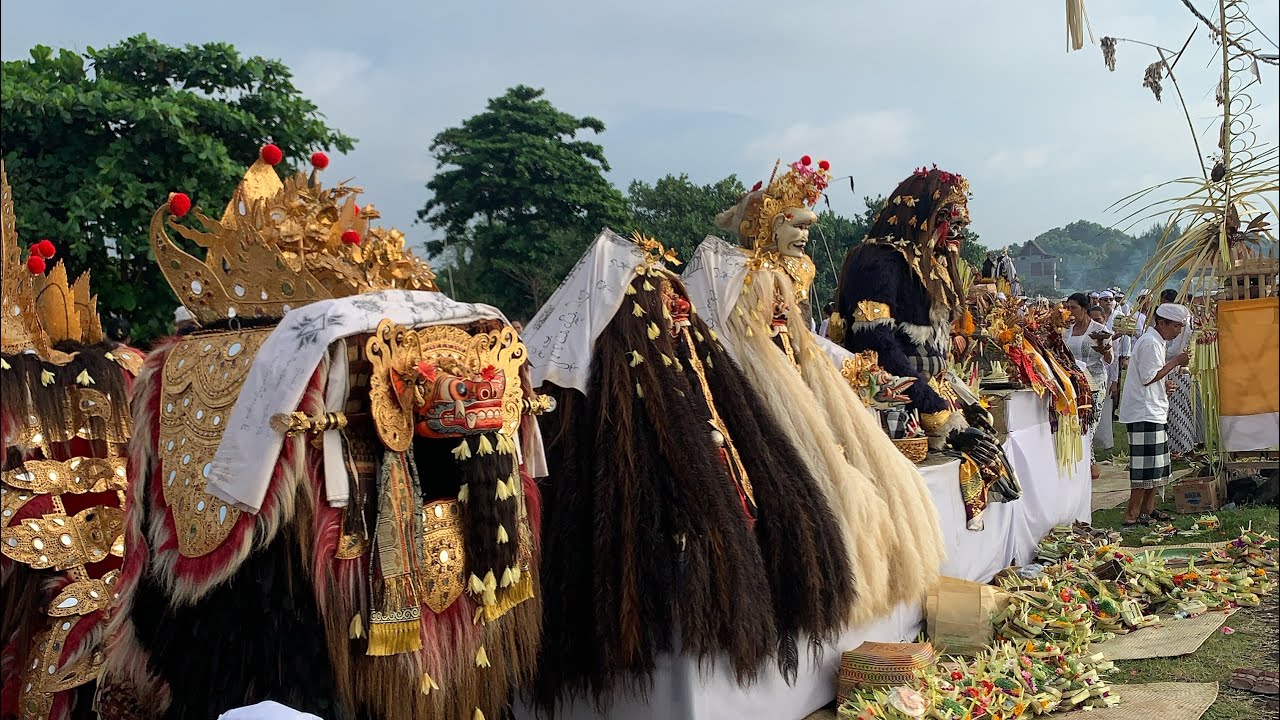 Melasti Desa Adat Bekul Penatih Dangin Puri, ring Segara Padang Galak ...