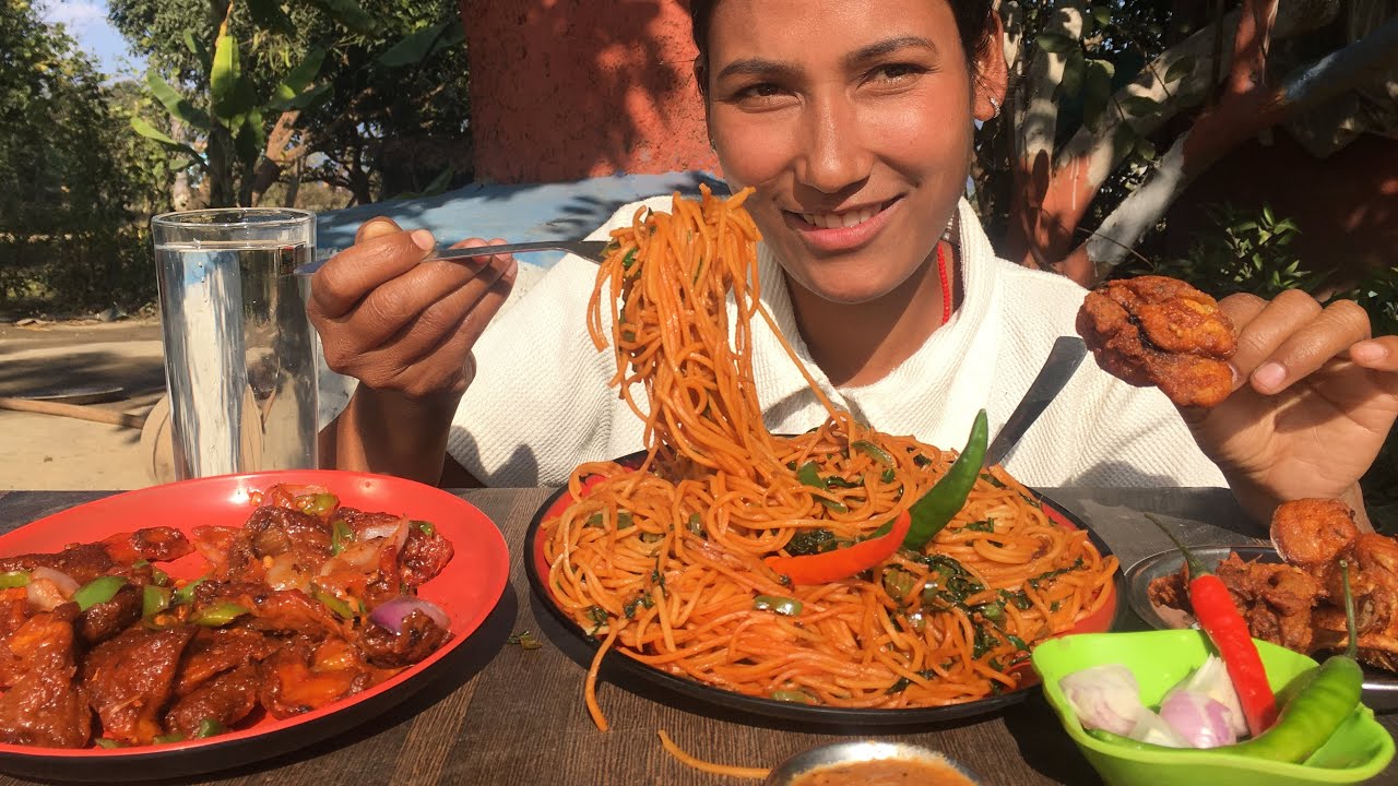 Eating veg chawnin and spicy mushroom chilly,chicken lolipop with piro ...