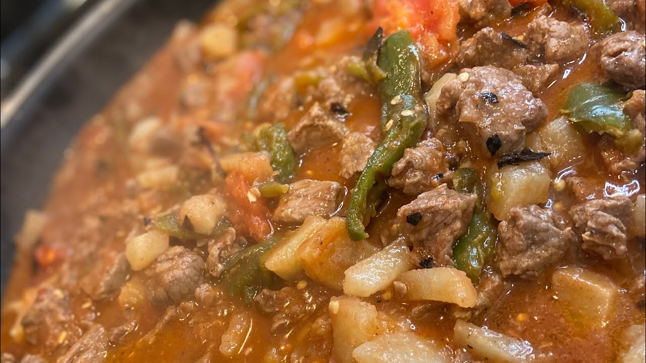 Carne De Res en Salsa De Molcajete - YouTube