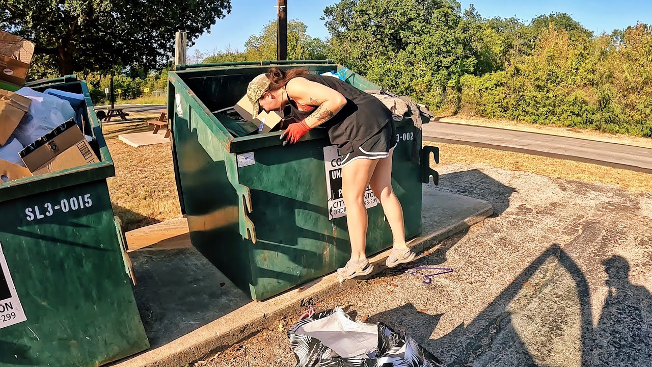 We had to dig deep at the last dumpster! - YouTube