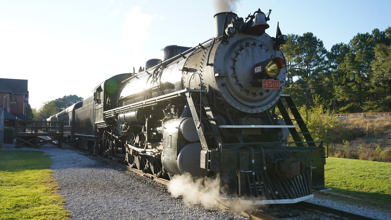 Southern 4501: A Supercentenarian Through the Fall Foliage - YouTube