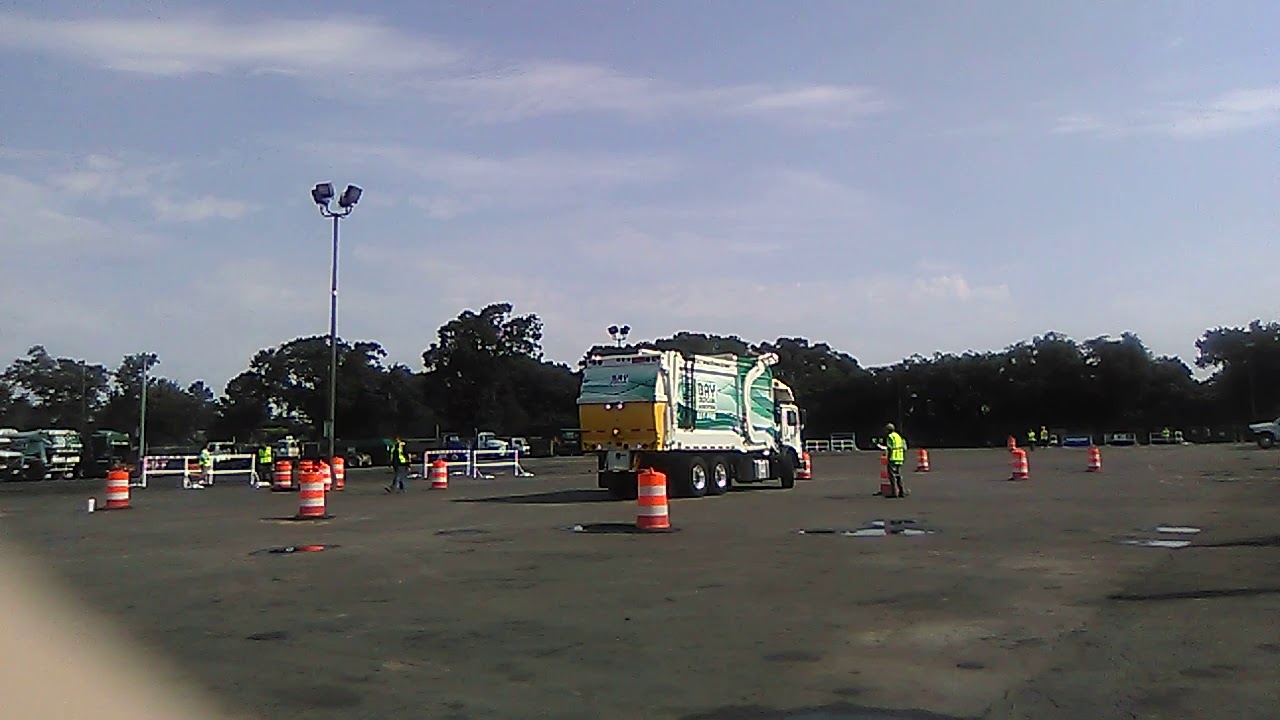 Bay disposal waste connection truck rodeo(3) - YouTube