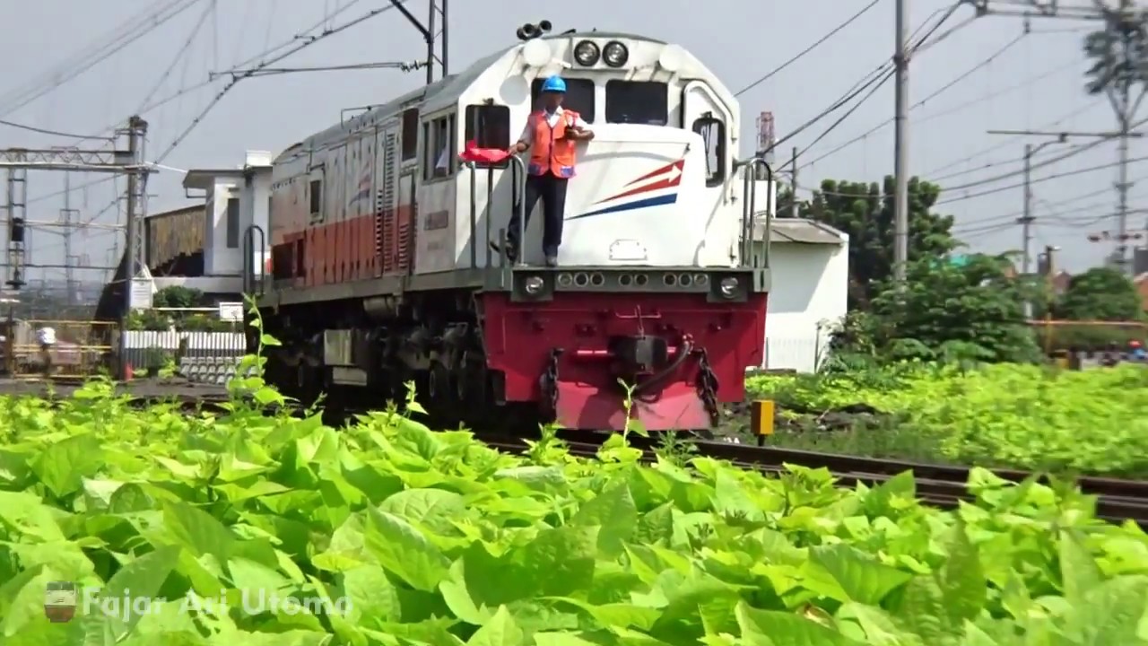 Kereta api Indonesia: Suara kereta berangkat #GayaBaruMalam&Krakatau ...