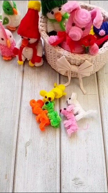 Creating Cute Toys from Chenille Wire: Making Fun Little Critters ...