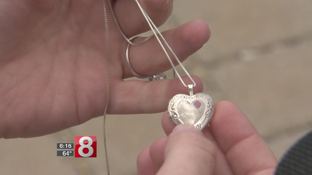 Lost locket reunited with owner - YouTube