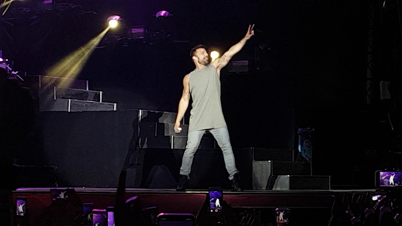 Ricky Martin Live Concert Dubai - Part 15 - YouTube