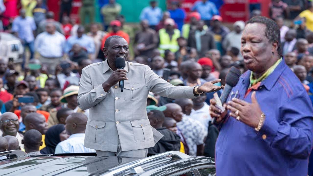 WEWE ULISEMA NIKATE MITI SOGOI!!LISTEN PRESIDENT RUTO ROAST FRANCIS ...