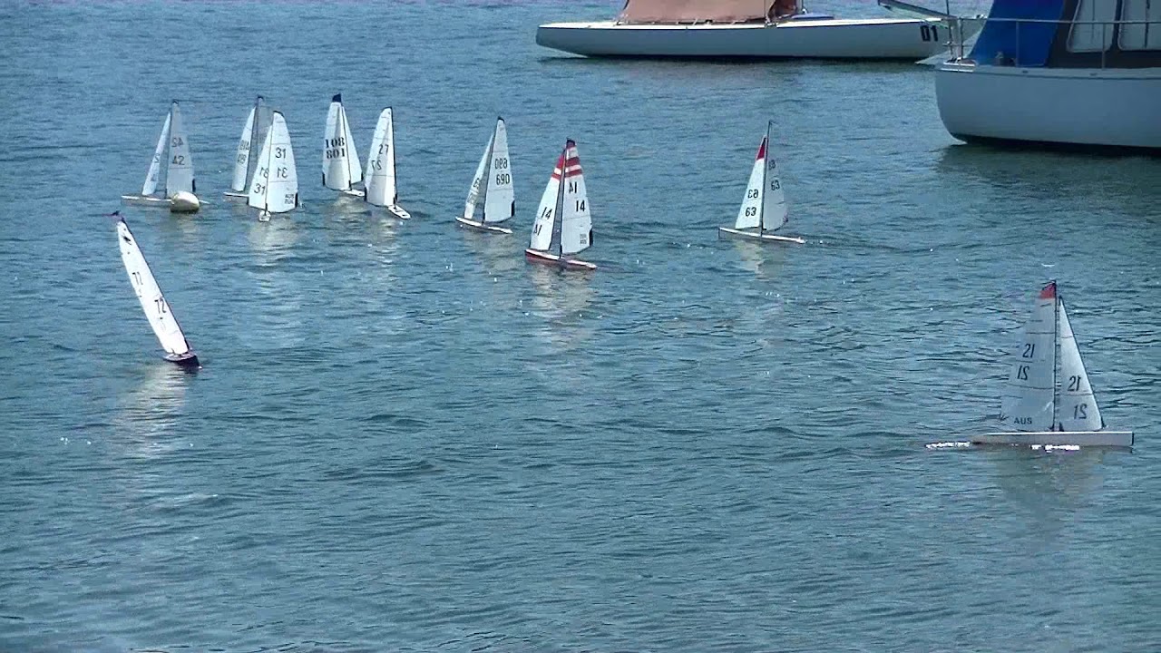 DF95 - Race 5 Cygnet Yacht Club - YouTube