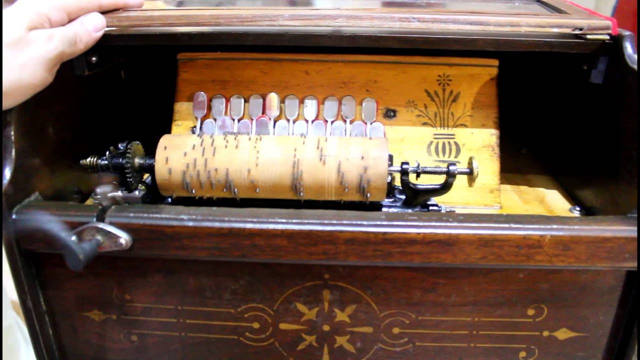 Concert Roller Organ - YouTube