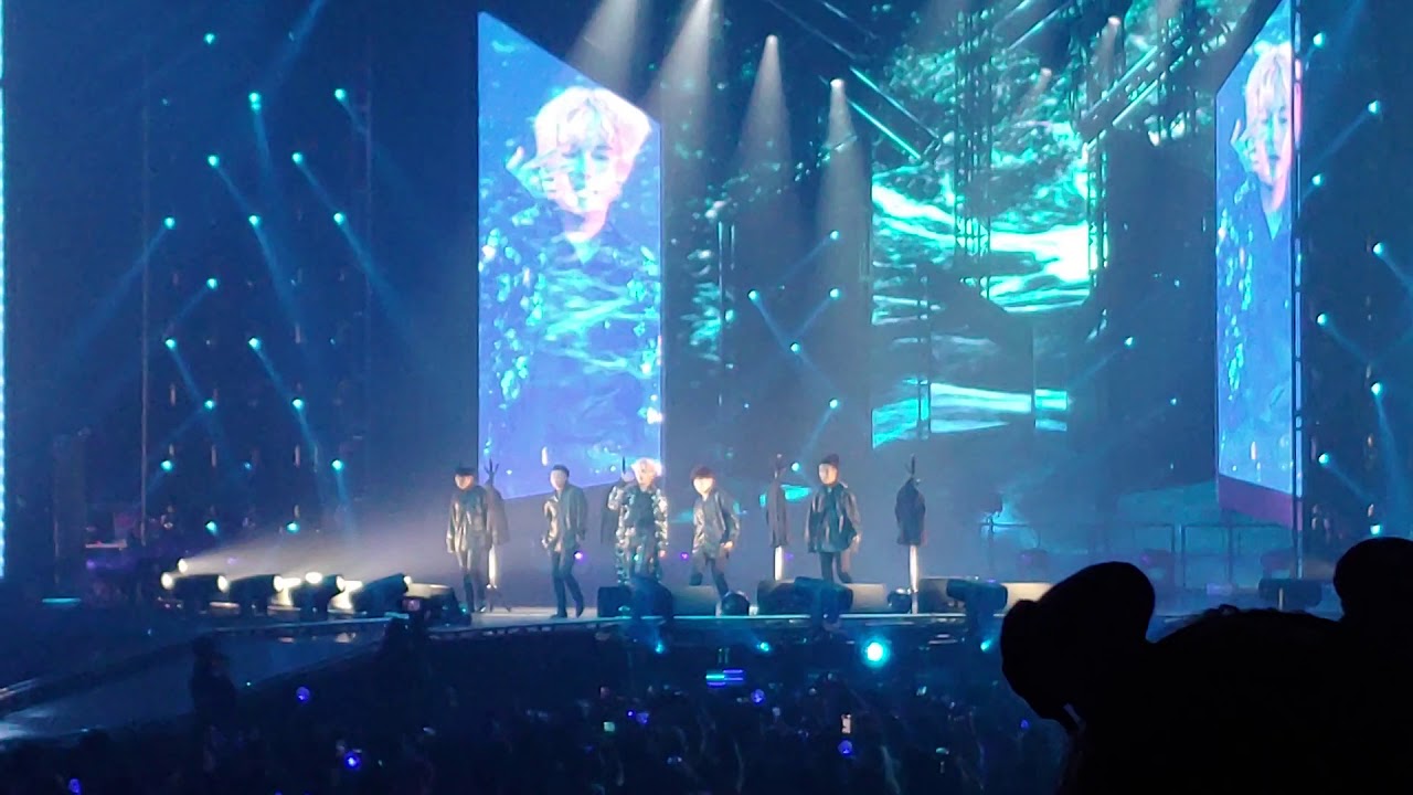 BTS V Singularity performance - YouTube