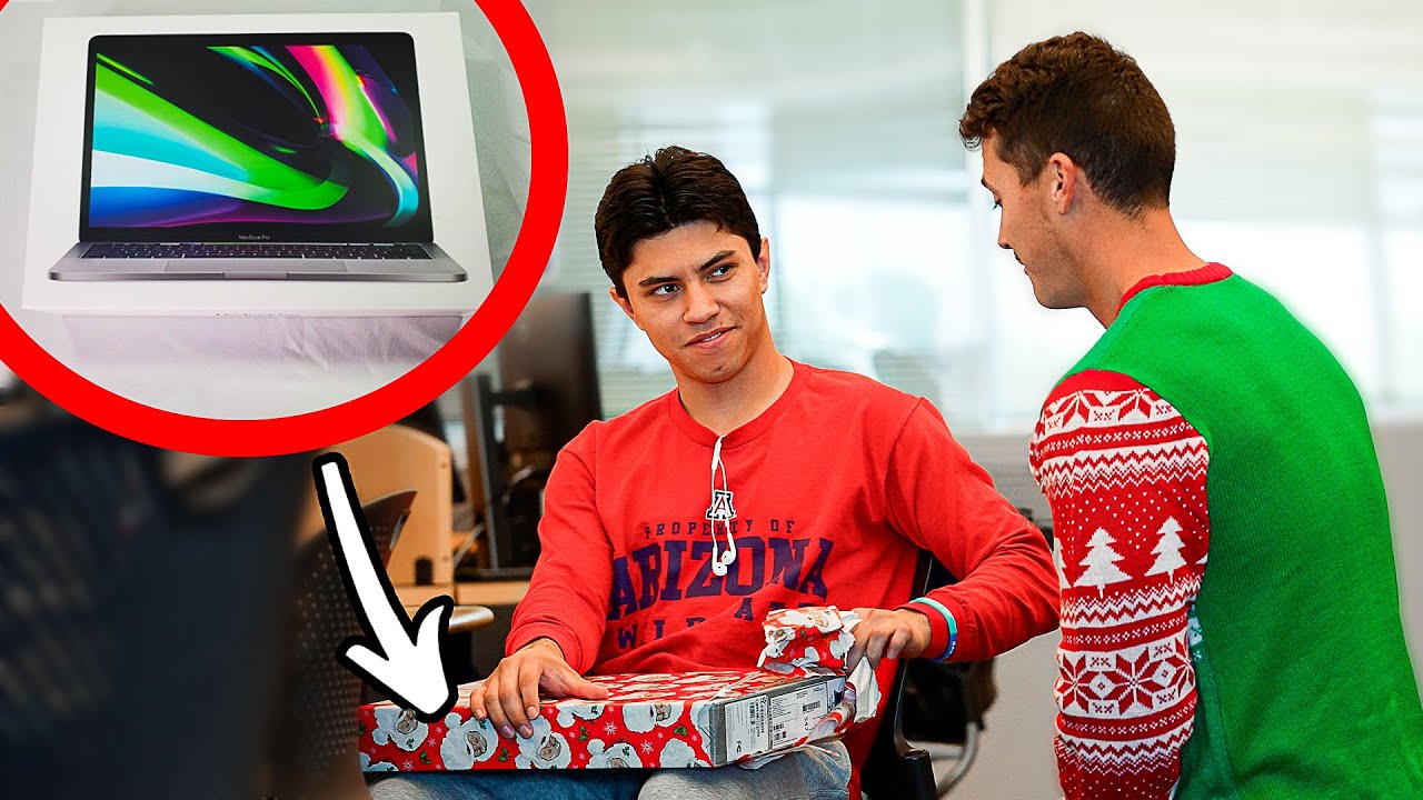 Giving Strangers EXPENSIVE Christmas Gifts!! - YouTube