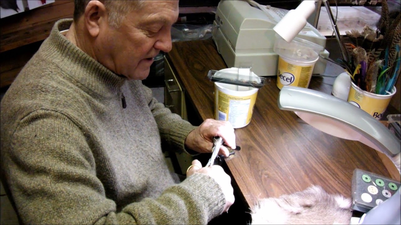 Tying a Carter's Bug Dry Salmon Fly with Bryant Freeman - YouTube