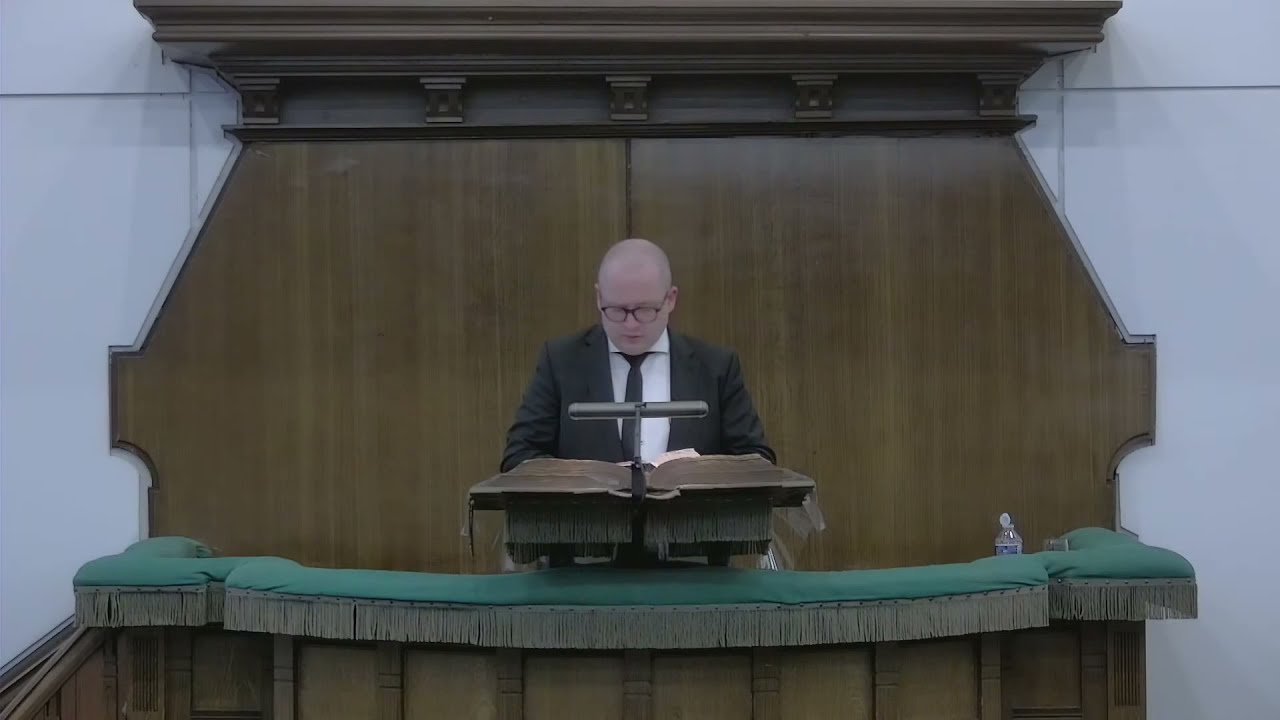 Christus aan de rechterhand van God, die ook voor ons bid | Romeinen 8 ...