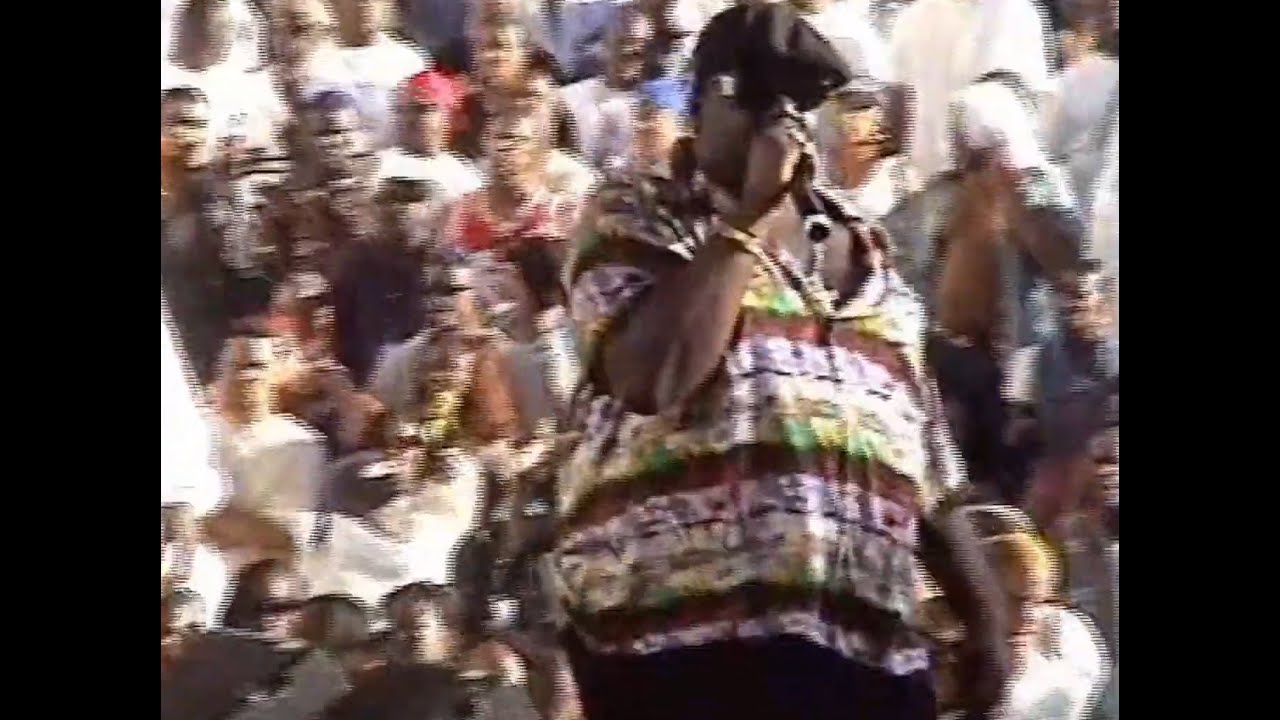 Notorious B.I.G. Live at 92.3 The Beat Summer Jam 1995 - YouTube
