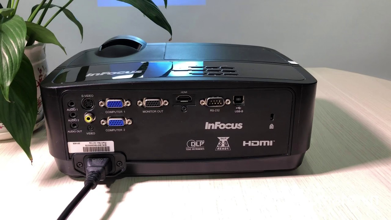 Máy chiếu Infocus in112XV giá rẻ có HDMI công nghệ Mỹ - YouTube