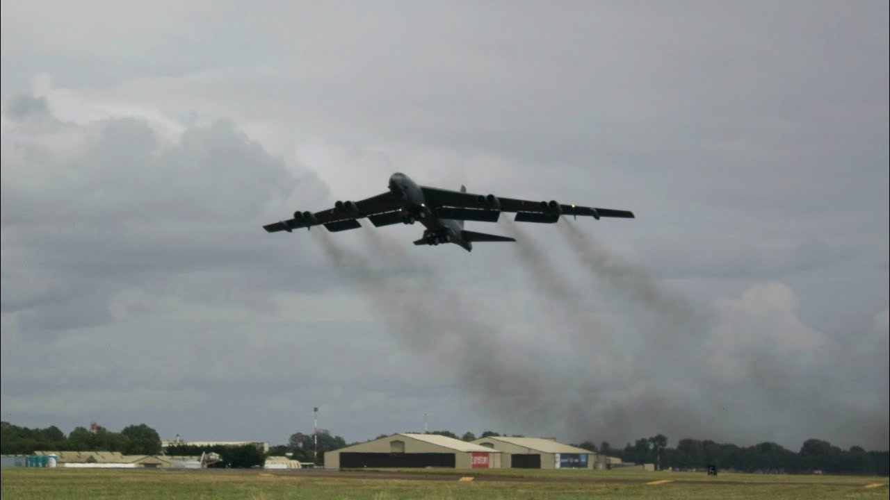 The ICONIC B-52 Stratofortress take off at RIAT 2023 (VERY Loud) - YouTube