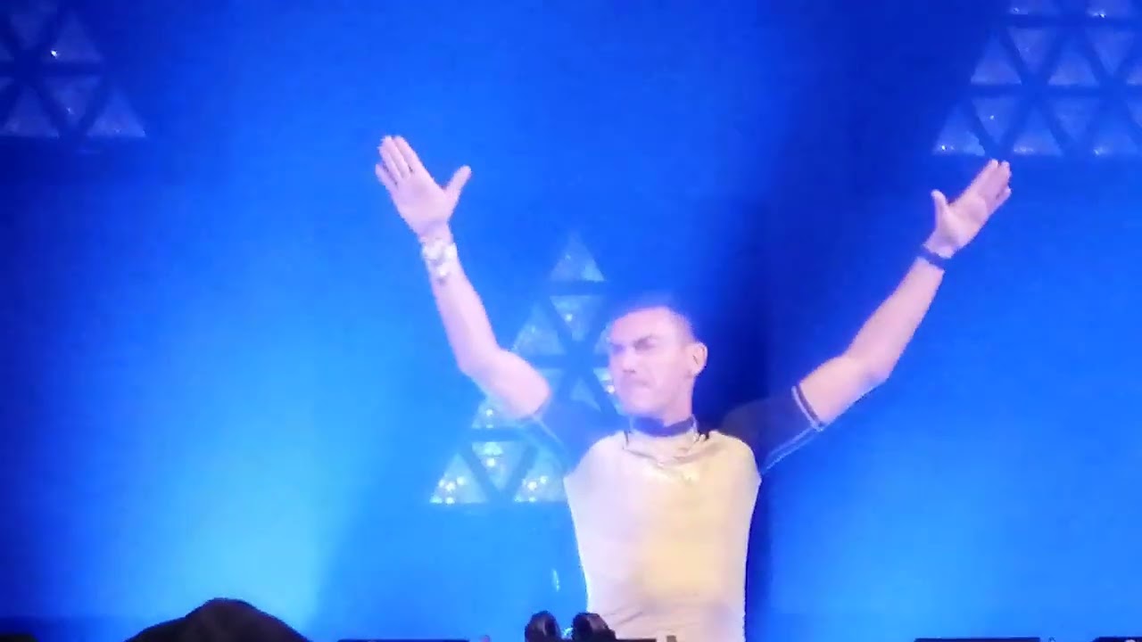 Gabry Ponte @ Cocoricò, Riccione (RN), Italy, 19/08/2022, opening - YouTube