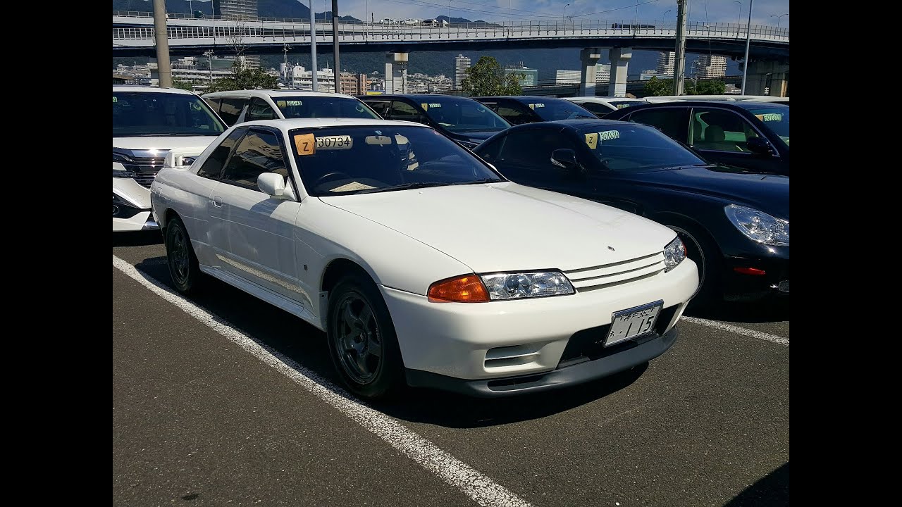 Nissan Skyline R32 GT-R - Cleanest in the world?! - YouTube