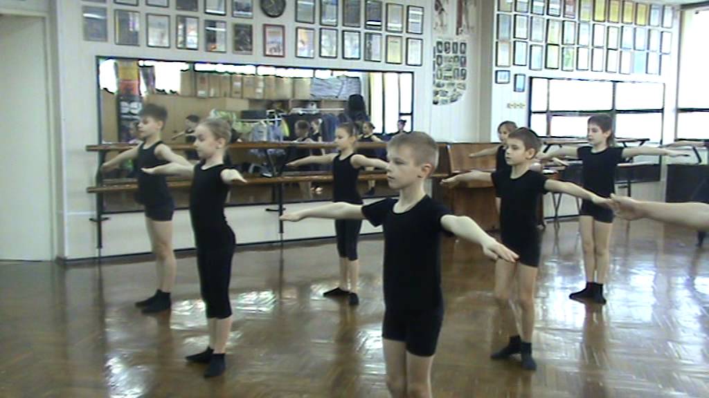 Jazz-modern dance 3 клас ШСХ РМ ПДМ (battement tendu & battement tendu ...