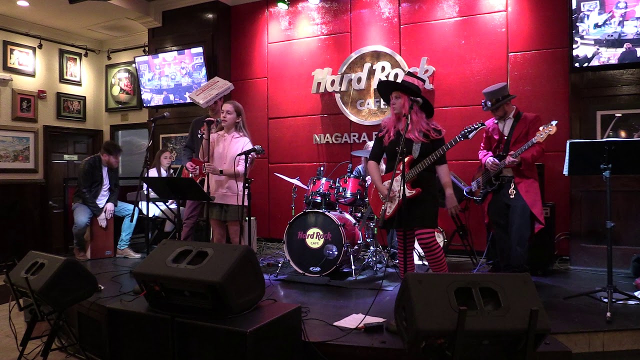 Miss Anthrope MVI 8505 - YouTube