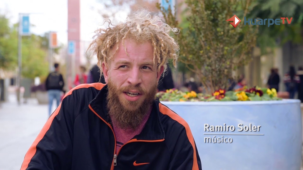 Día de la Música👉 Ramiro Soler y su curioso arte - YouTube