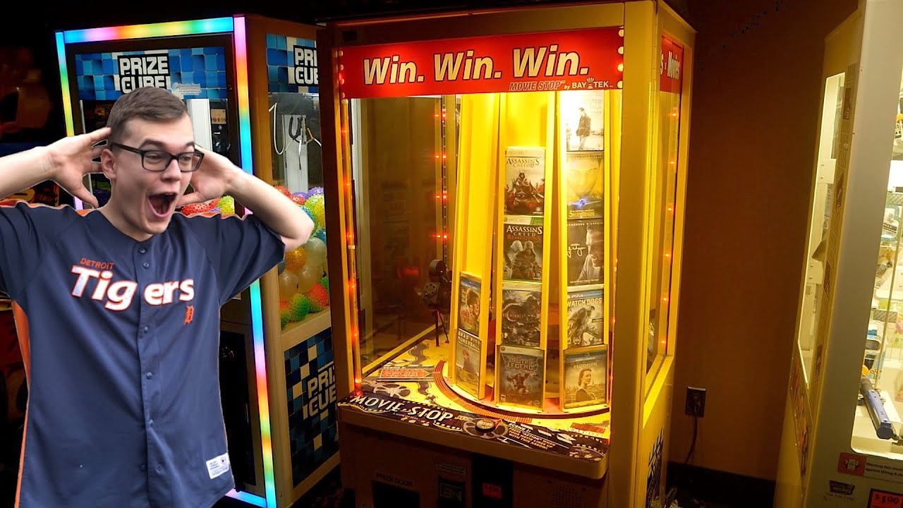 HUGE SCAM AT THE ARCADE! - YouTube
