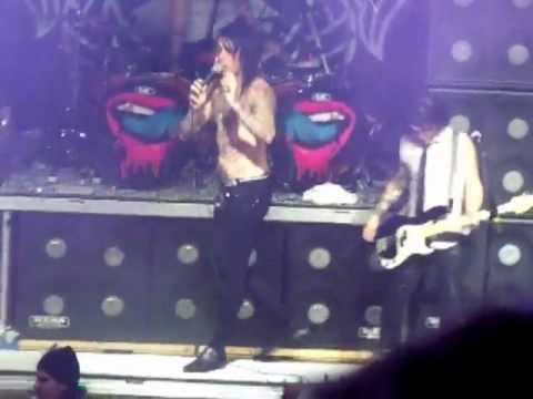 Ronnie Radke talking about Mitch Lucker @The Thug In Me Is You Tour, Detroit MI, 11/2/12