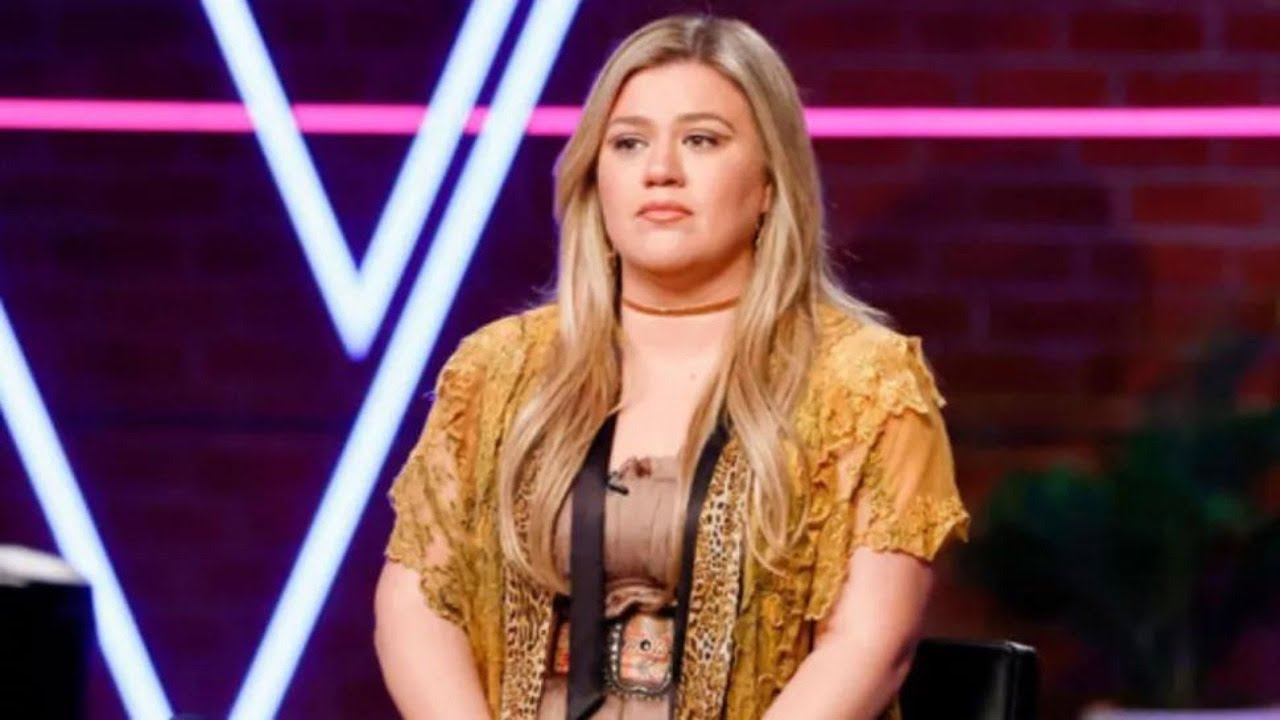 Kelly Clarkson's Epic Voice Performance Stuns Amid Talk Show Chaos as ...