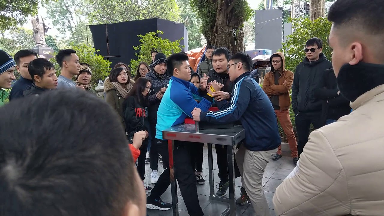 Đồng Nguyễn Toproll với Valen Low tại Hà Nội - YouTube