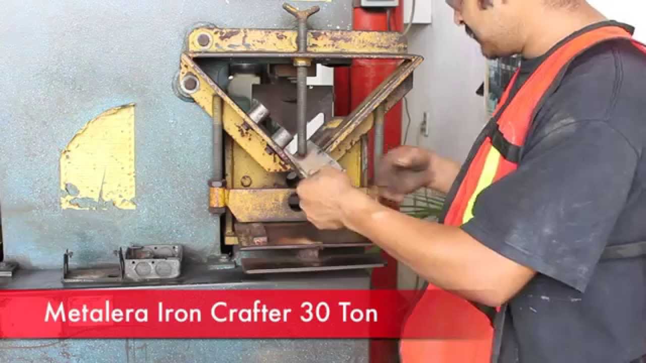 Metalera Iron Crafter 30 Ton - Maquinaria Chicago - YouTube