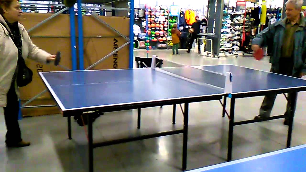 Jak babicka hraje pimponk - YouTube