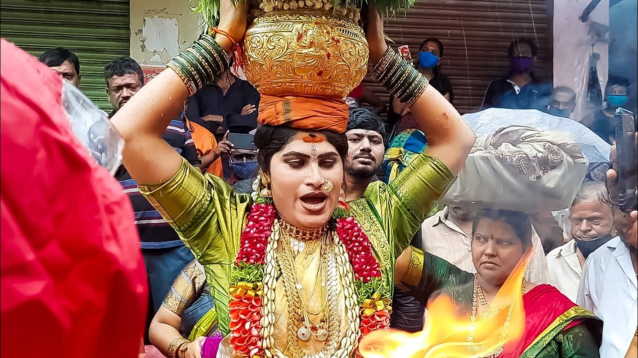 Jogini Nisha Kranthi Bonam 2021 | Nisha Kranthi Bangaru Bonam at Lal ...